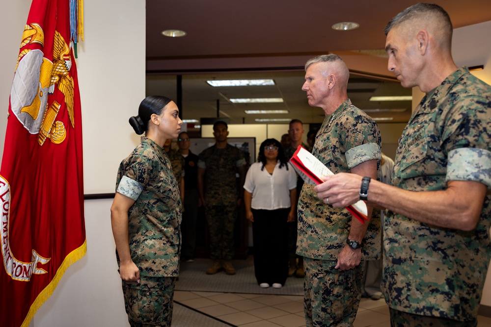 DVIDS - Images - Commandant, Gen. Eric Smith visits CD&I [Image 4 of 4]