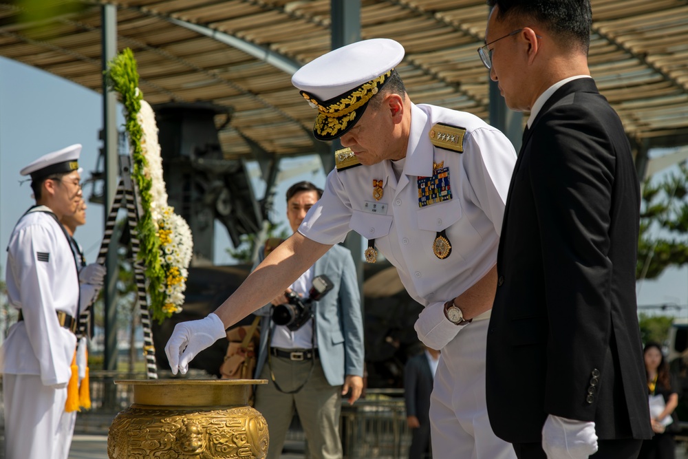 DVIDS - Images - Cheonan Memorial Ceremony [Image 6 of 8]