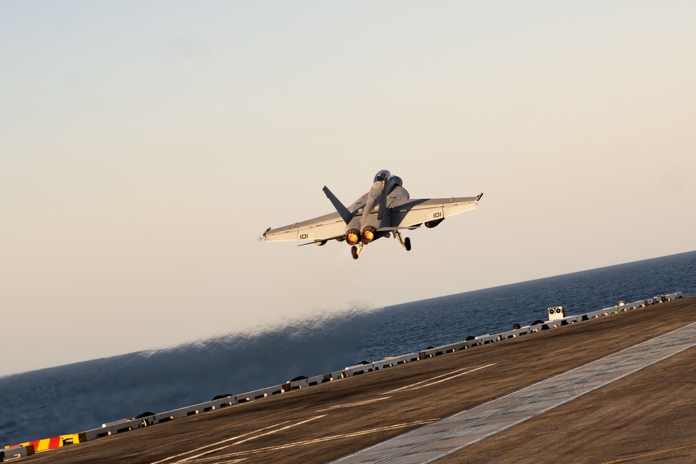 DVIDS - Images - George Washington Conducts Flight Operations at Sunset ...