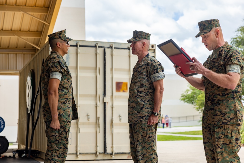 DVIDS - Images - Commandant, Gen. Eric M. Smith visits MARCENT ...