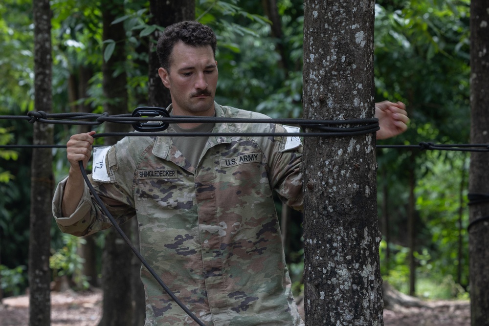 DVIDS - Images - Salaknib 25 | One Rope Bridge Training [Image 4 of 5]