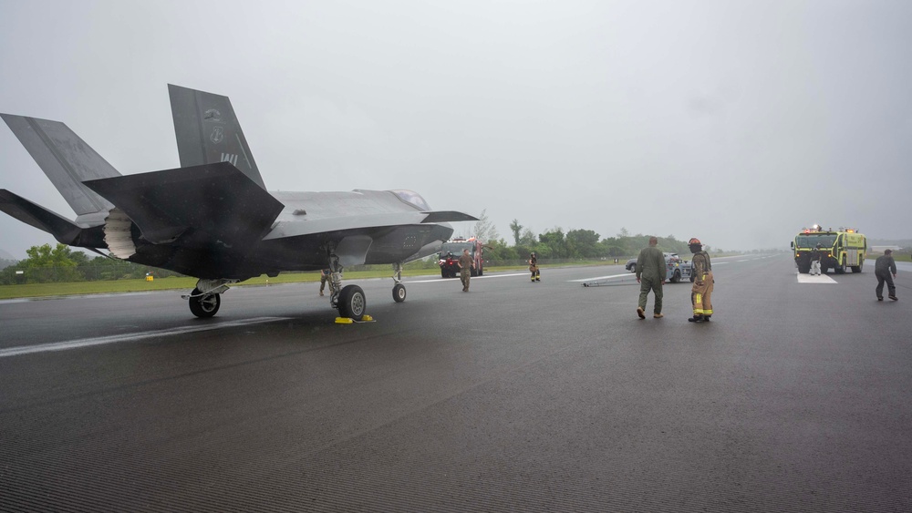 DVIDS - Images - The 36th CRS performs aircraft arresting system ...