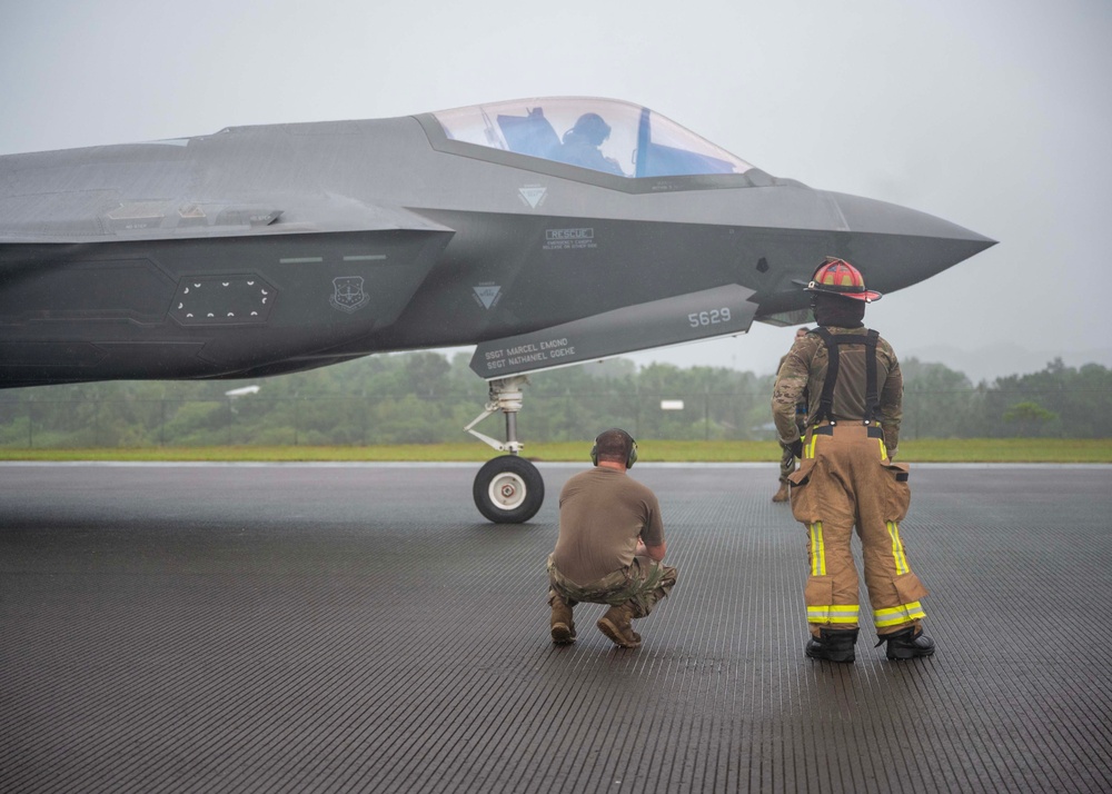 DVIDS - Images - The 36th CRS performs aircraft arresting system ...