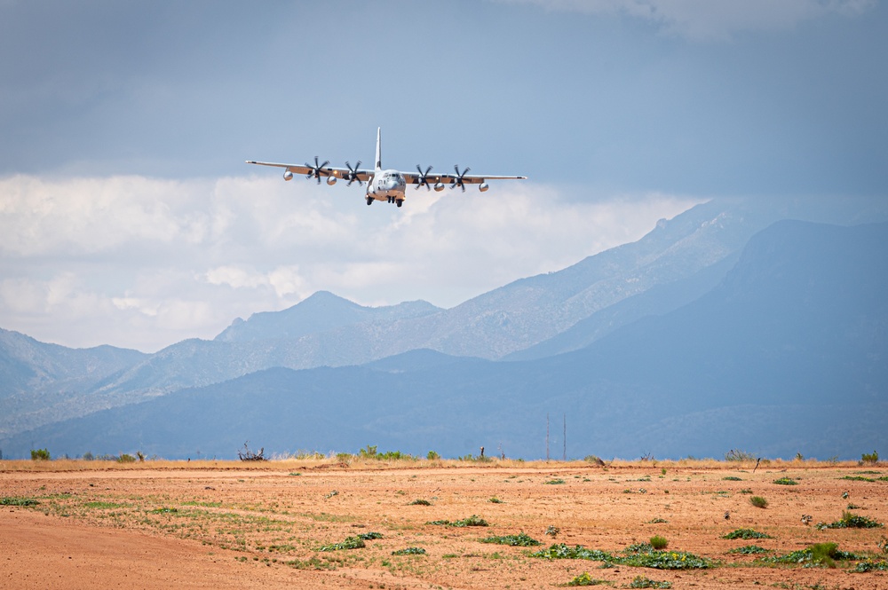 DVIDS - Images - Mobility aircraft train for austere environments ...