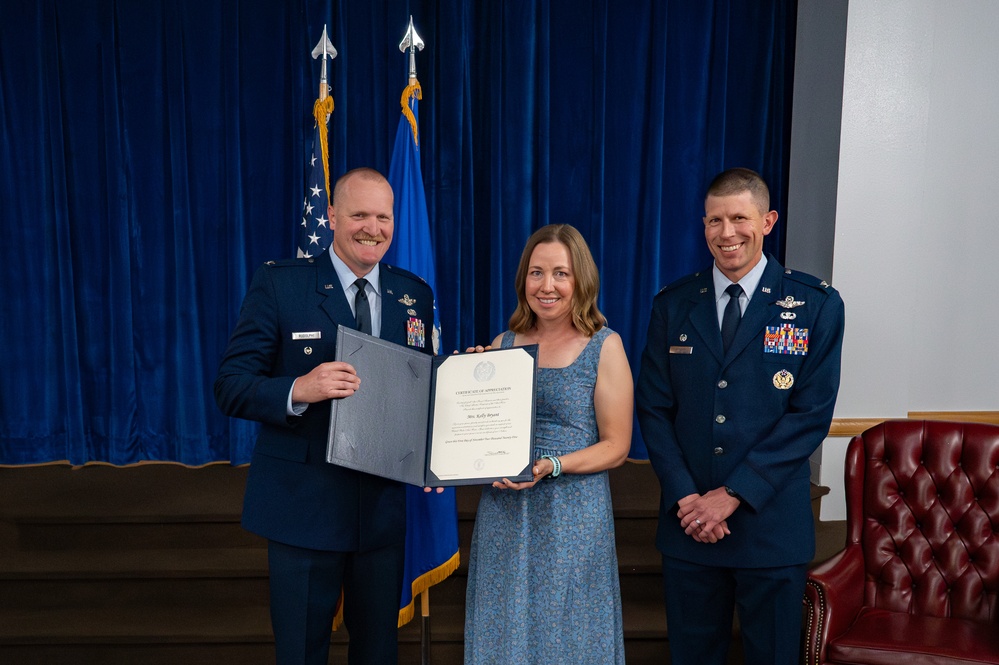 DVIDS - Images - Col. Philip Bryant's Retirement Ceremony [Image 4 of 4]