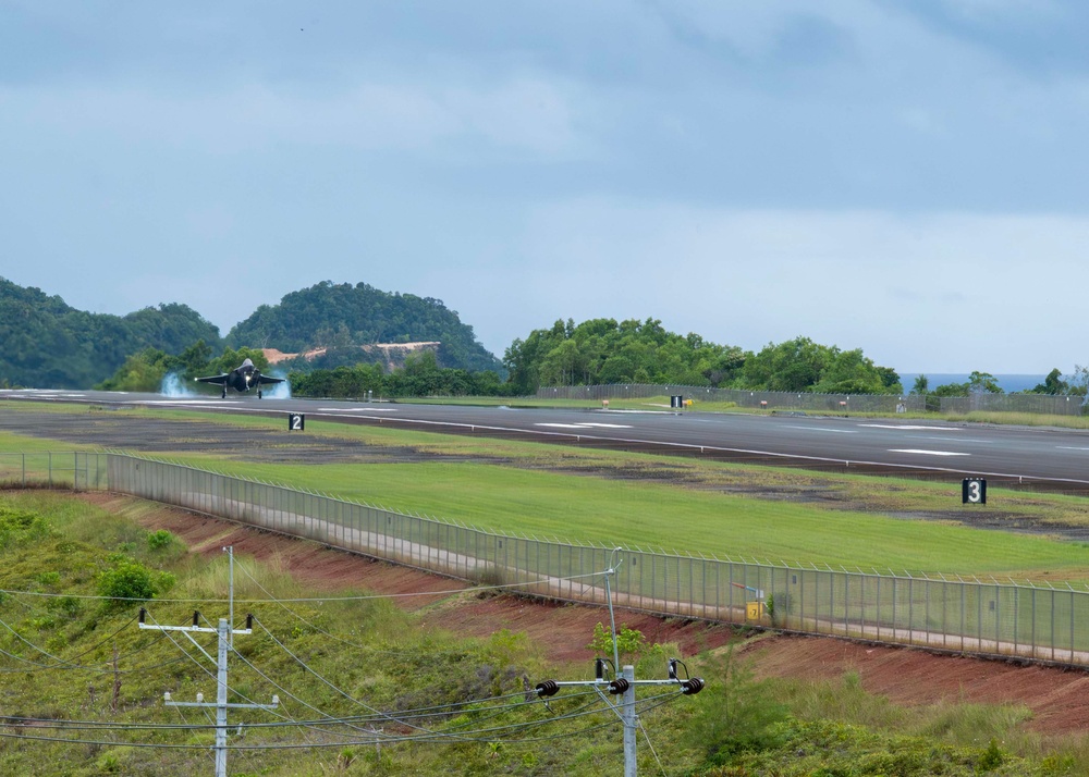DVIDS - Images - USAF F-35 Lightning IIs, RNZAF, JASDF aircraft arrive ...