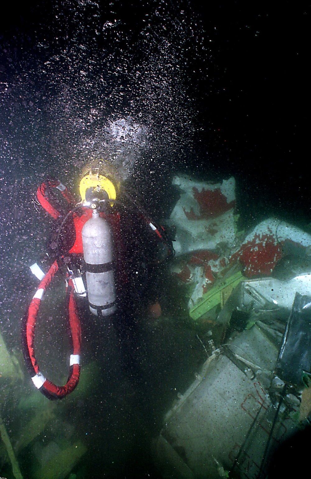 DVIDS - Images - Diver walks on the bottom amid TWA Flight 800 debris