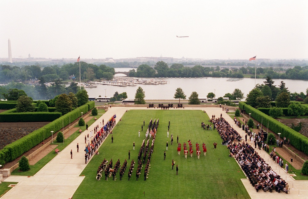 DVIDS - Images - The Colonial Fife and Drum Corps sounds off on the ...