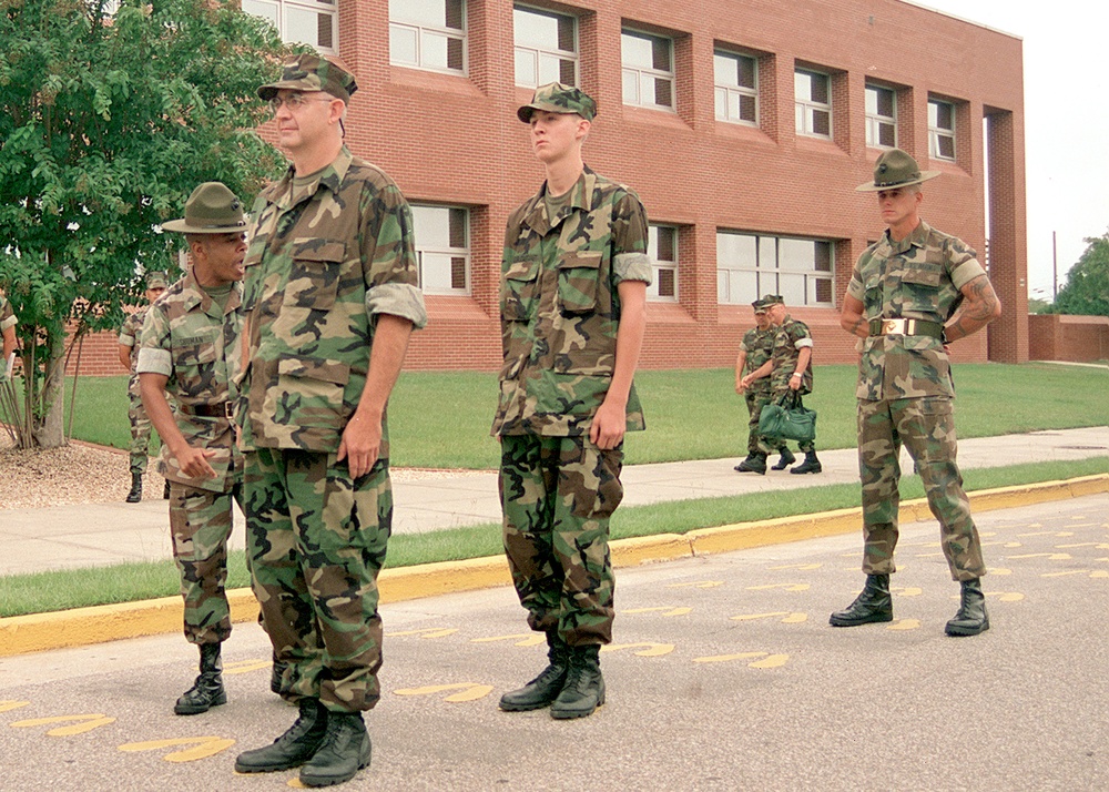 DVIDS - Images - Senior Drill Instructor Sgt. Derrick Shuman exhorts ...