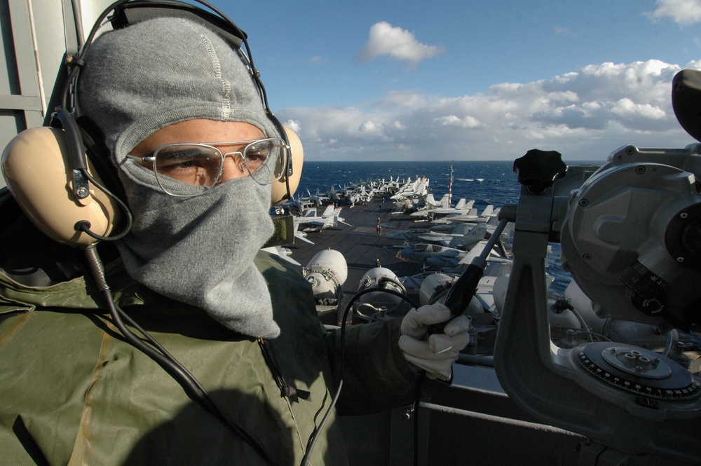 DVIDS - Images - Navy Petty Officer 2nd Class Sonexay Phommalinh stands lookout watch.