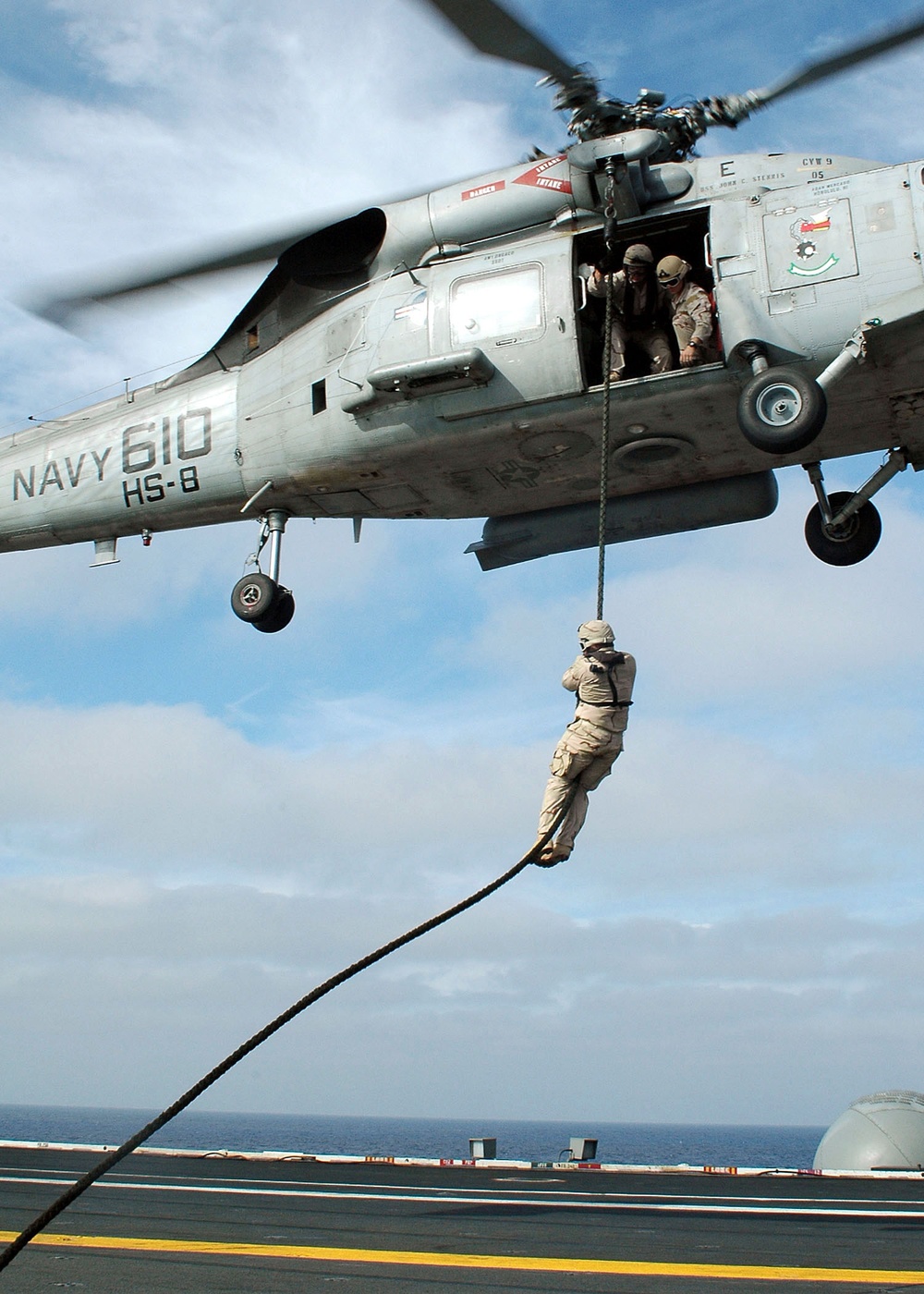 DVIDS - Images - A U.S. Navy Explosive Ordnance Disposalman does a fast ...