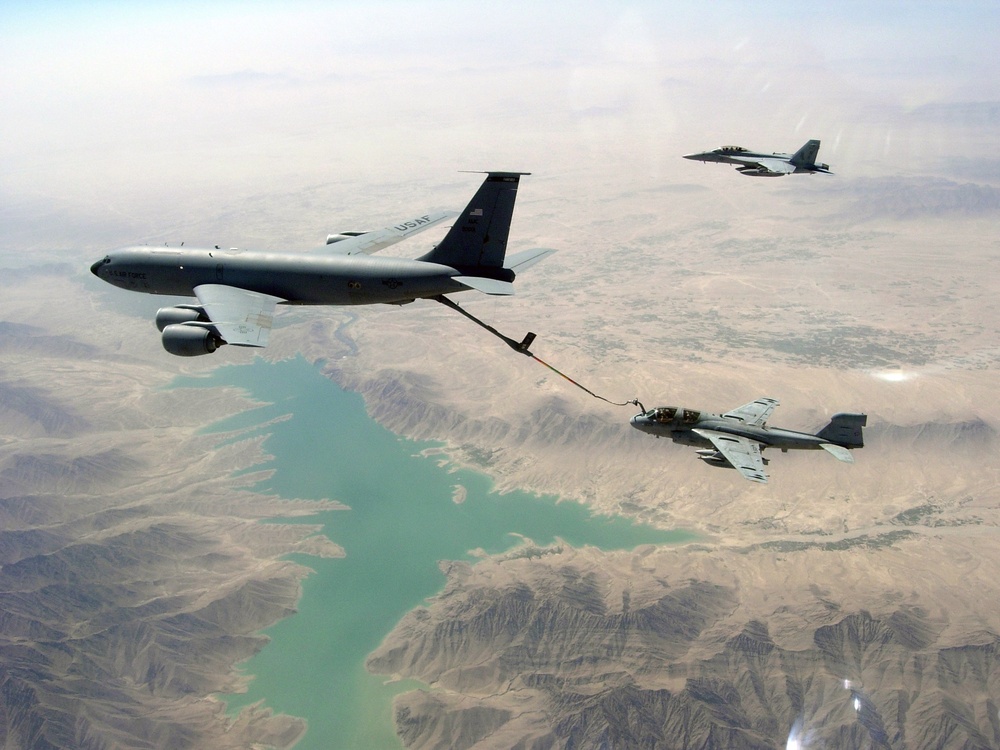 DVIDS - Images - A KC-135R Stratotanker aircraft refuels a U.S. Navy EA ...