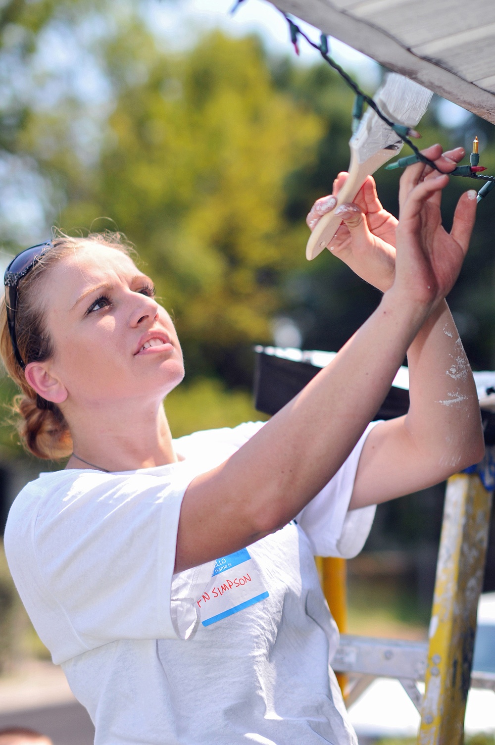 DVIDS - Images - Petty Officer Stephanie Simpson repaints the exterior ...