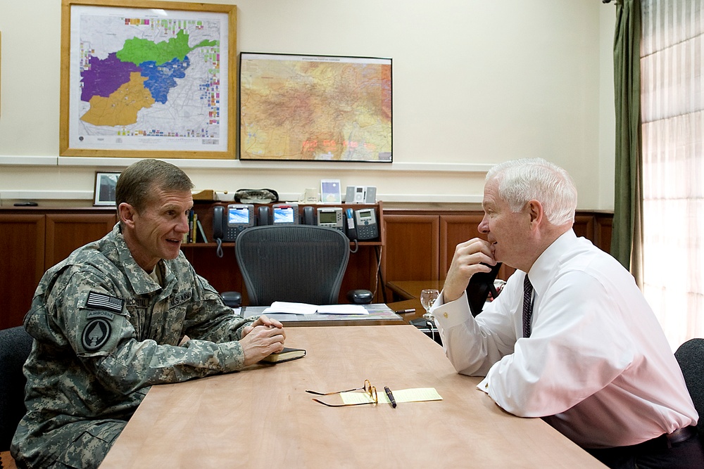 DVIDS - Images - Secretary Gates meets with the Commander of ...