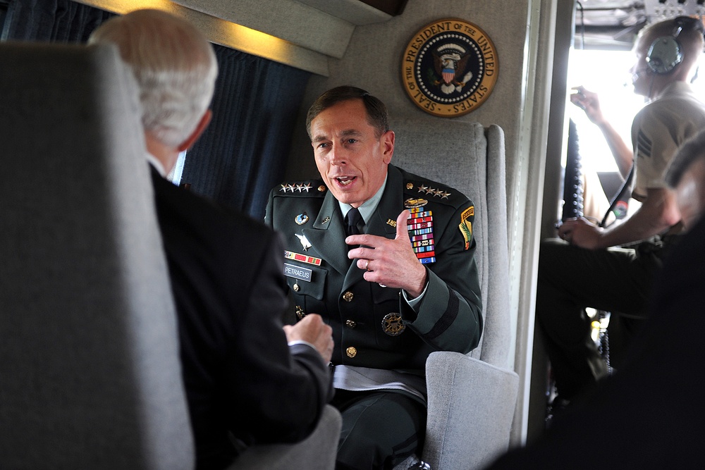 DVIDS - Images - Gen. David Petraeus speaks with Secretary Gates aboard ...
