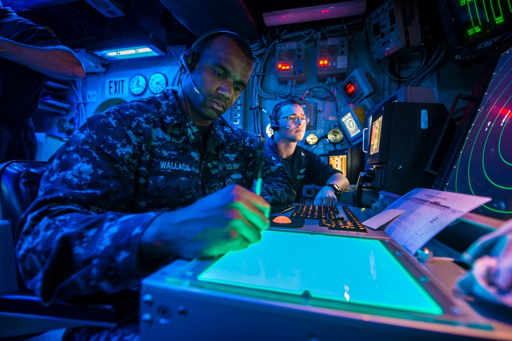 DVIDS - Images - Petty Officers Wallace and Alexander observe radar ...