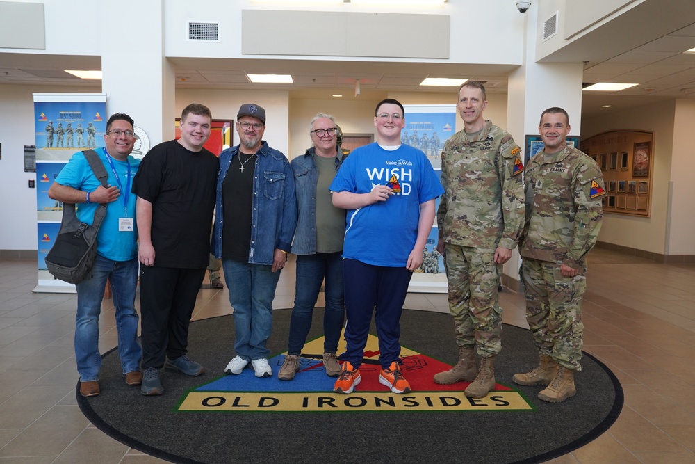 DVIDS - Images - Make-A-Wish Kid Lives Tanker Dream [Image 9 of 9]