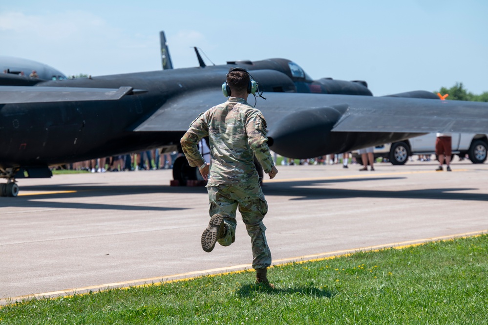 DVIDS - Images - Team Beale showcases U-2 Dragon Lady at the nation’s ...