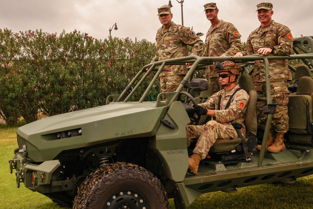 DVIDS - Images - 25th Infantry Division Change of Command [Image 3 of 3]