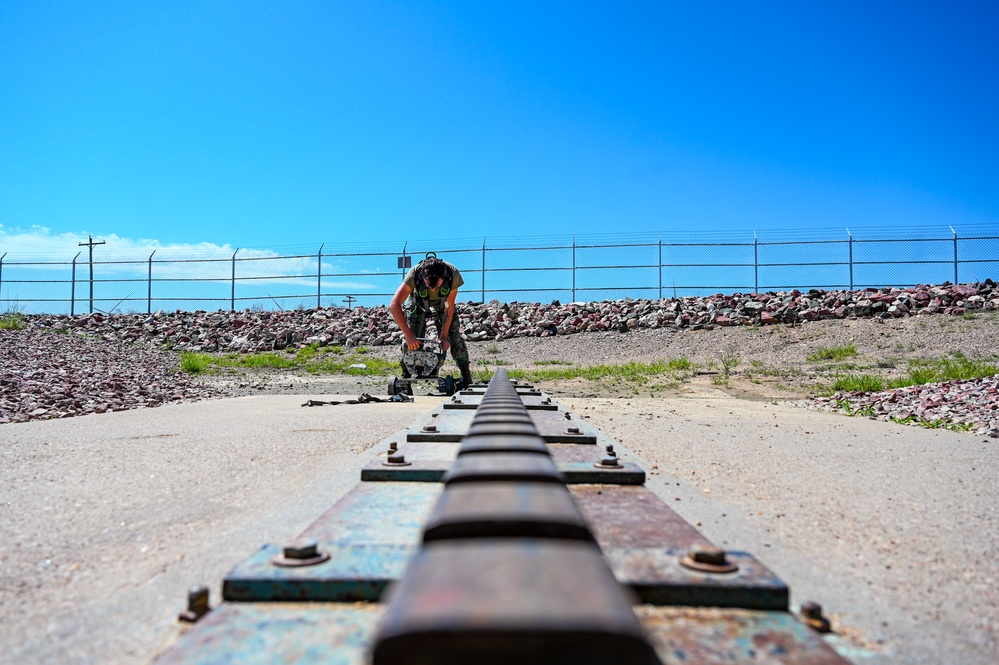 DVIDS - Images - Weapons Transfer Movement [Image 5 of 14]