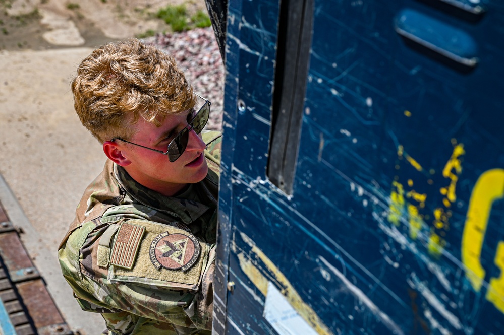 DVIDS - Images - Weapons Transfer Movement [Image 8 of 14]