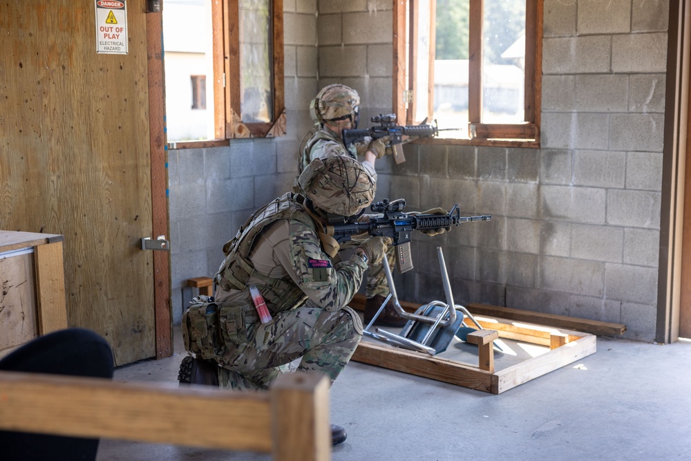 DVIDS - Images - Tartan Eagle 24: Building clearing [Image 30 of 44]