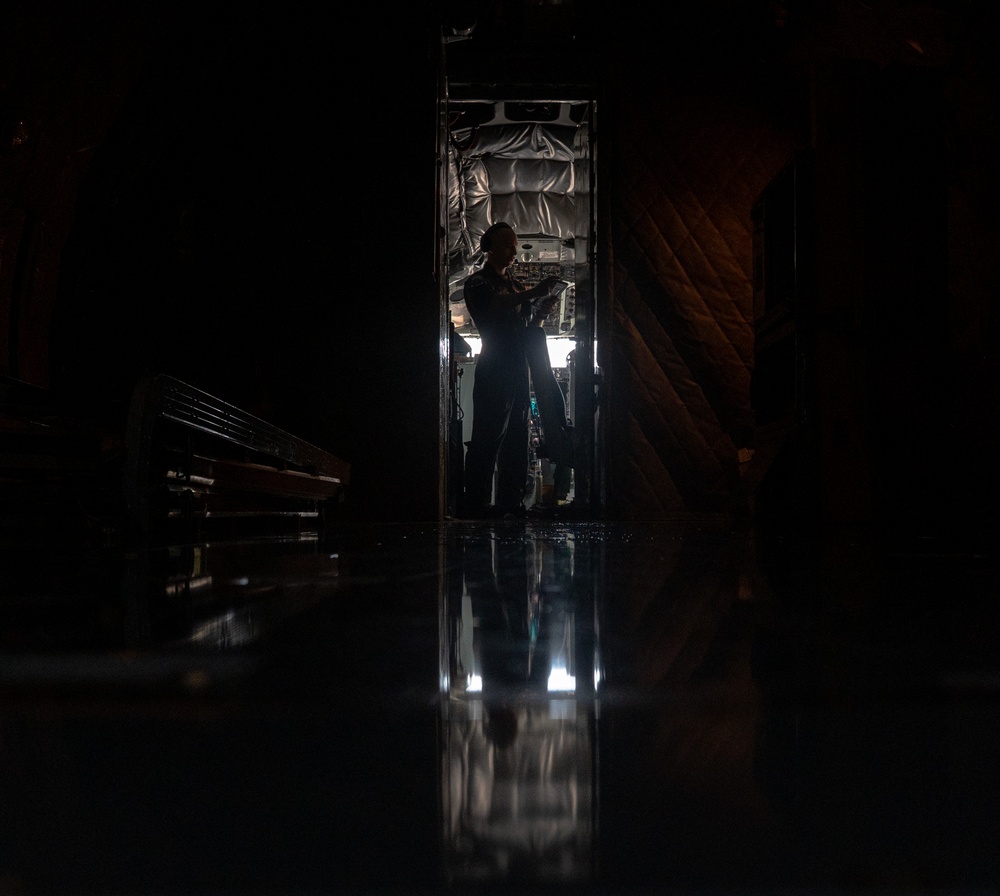 DVIDS - Images - 909th ARS fuels Rocketeers over the Pacific [Image 2 of 8]