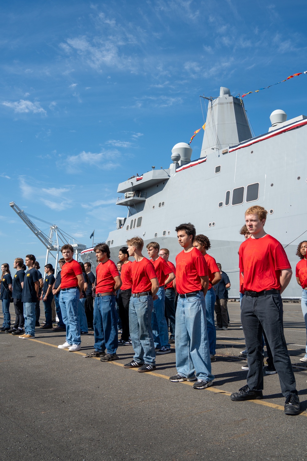 DVIDS - Images - Seattle Fleet Week 2025: Enlistment Ceremony [Image 4 ...