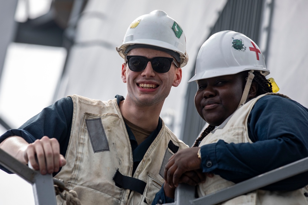 DVIDS - Images - USS Preble Conducts Underway Replenishment [Image 2 of 9]