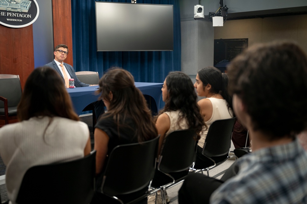 DVIDS - Images - Brown University Students Visit the Pentagon [Image 1 ...