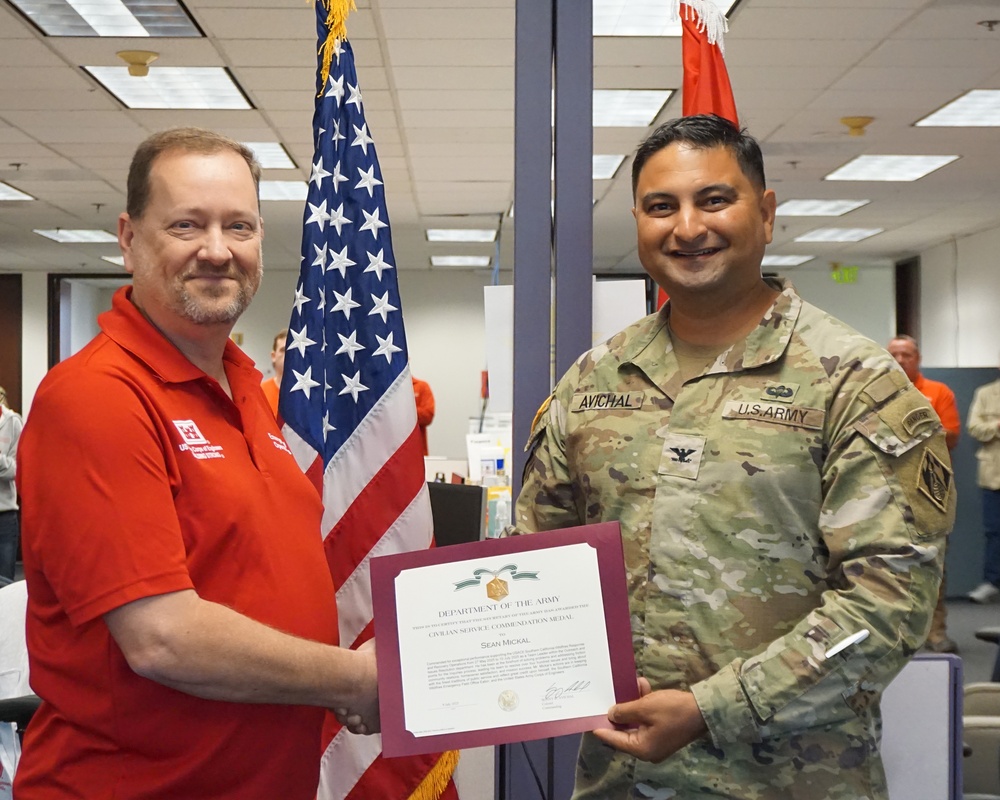 DVIDS - Images - USACE employee receives Civilian Service Commendation ...