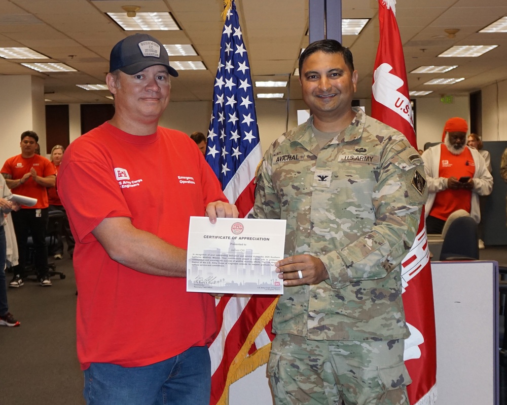 DVIDS - Images - USACE employee receives certificate of appreciation ...