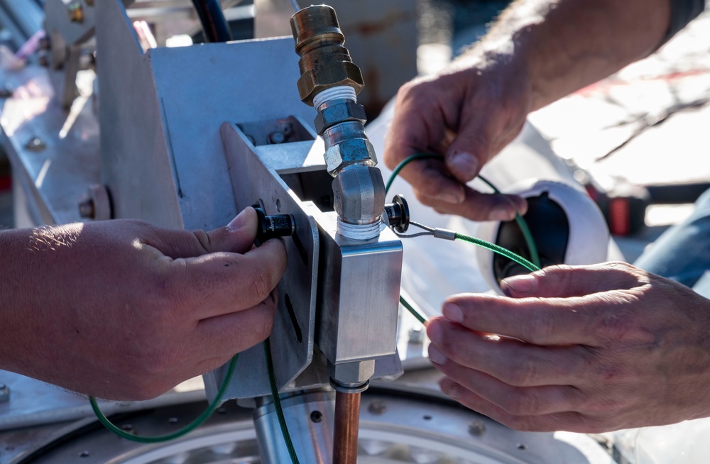 DVIDS - Images - Aerostar launches high-altitude balloon during Arctic ...