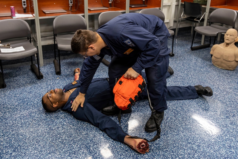 DVIDS - Images - Abraham Lincoln conducts routine operations [Image 4 of 5]