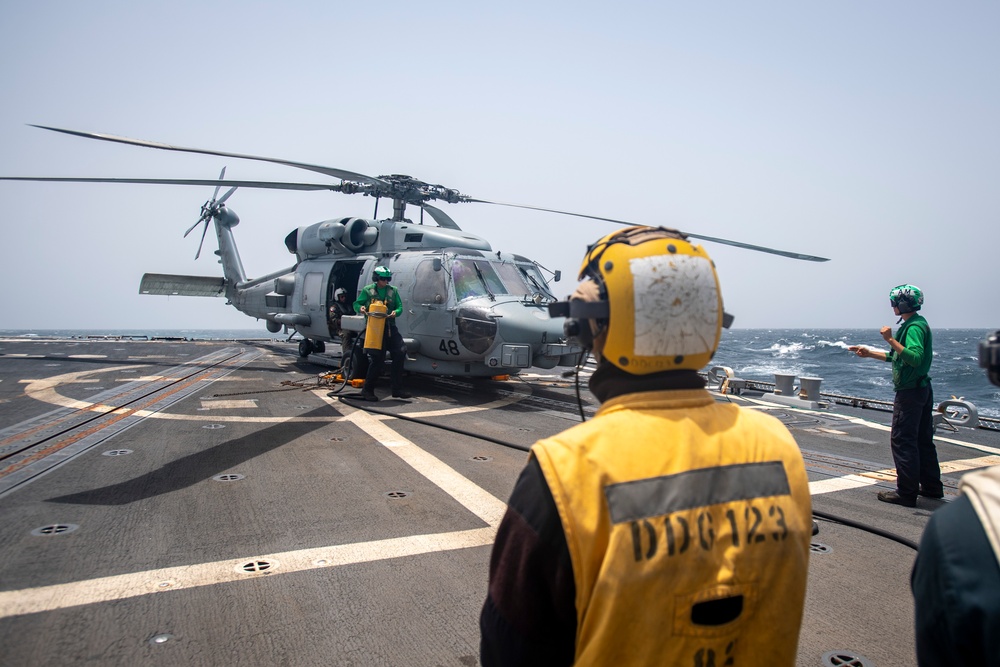 DVIDS - Images - USS Higbee Conducts Flight Operations [Image 3 of 5]