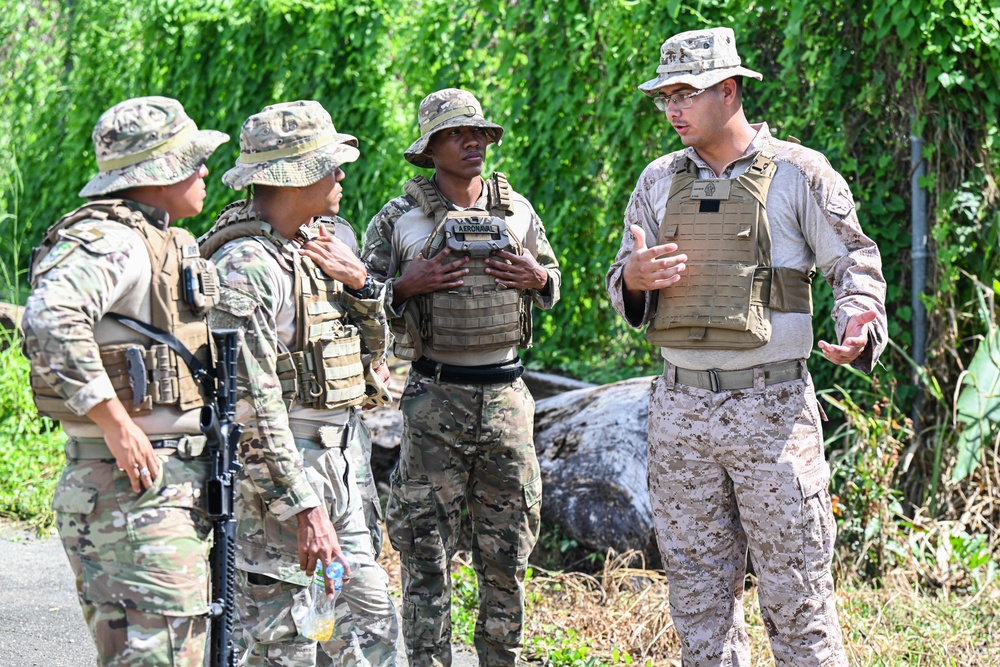 DVIDS - Images - U.S. Marines and Panama AERONAVAL build partnership by ...