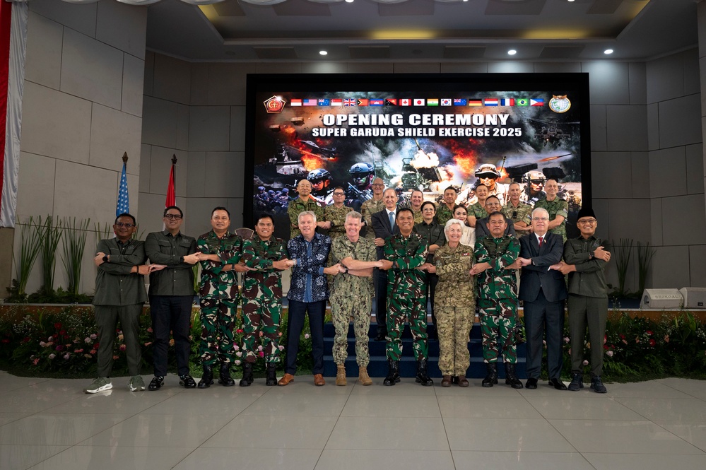 DVIDS - Images - USINDOPACOM Commander engages leaders in Indonesia ...