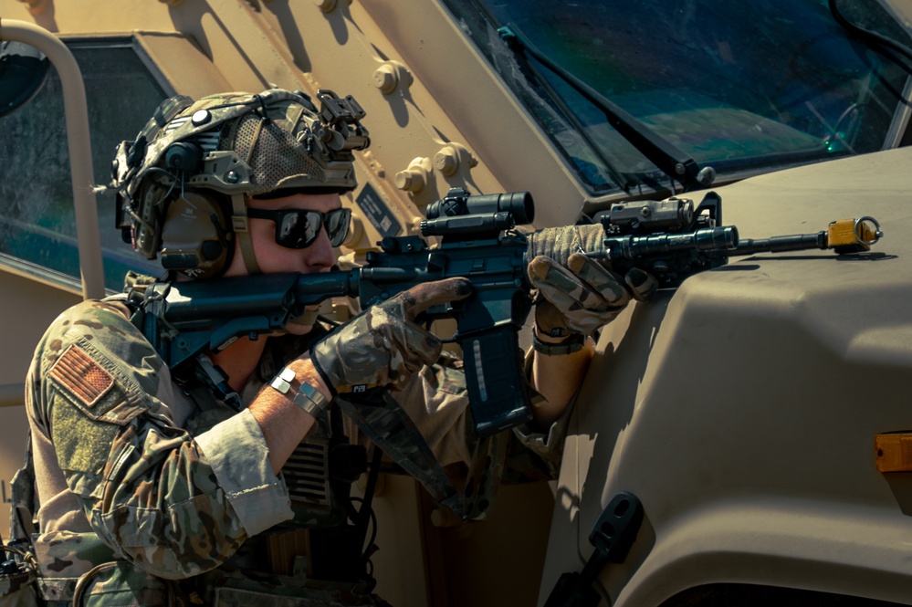 DVIDS - Images - Securing the Route: 91st MSOS Convoy Response Force ...