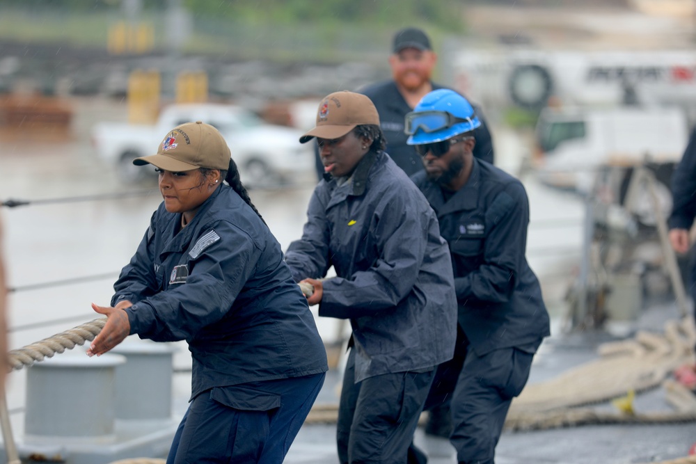 DVIDS - Images - USS St. Louis Daily Operations to Support Homeland ...