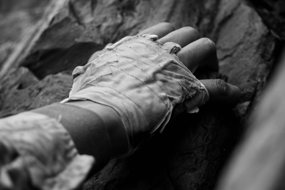 DVIDS - Images - V35 and V11 Marines conduct lead climbing during ...