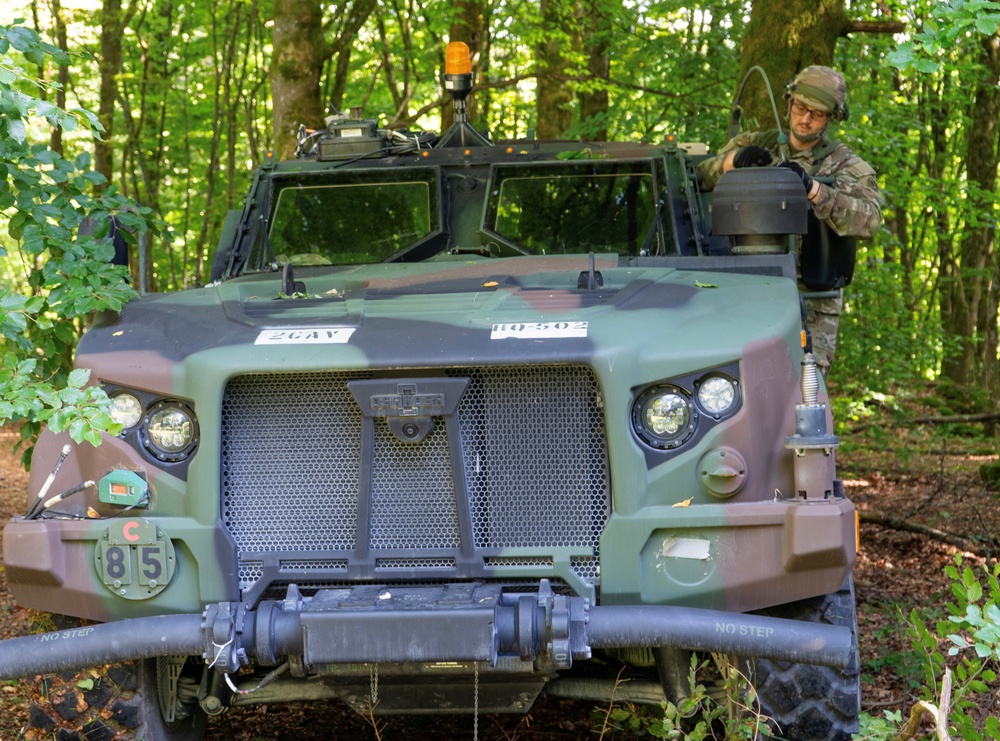 DVIDS - Images - 2CR Establishes Security Positions at Saber Junction 25