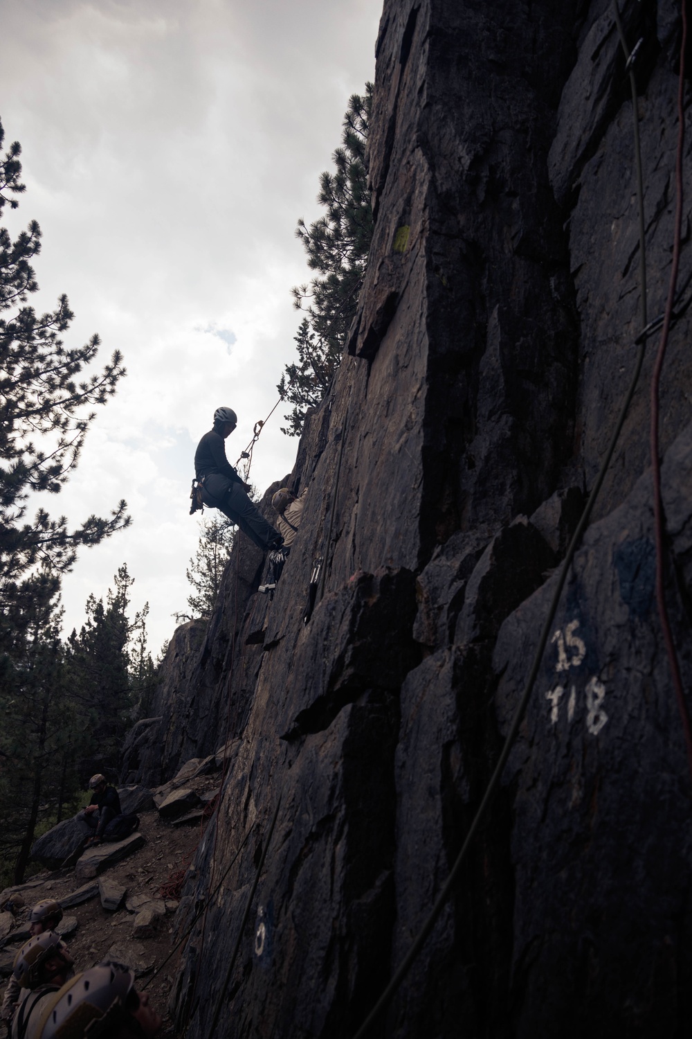 DVIDS - Images - V35 and V11 Marines conduct lead climbing during ...