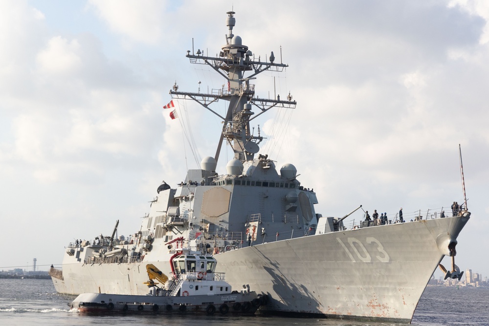 DVIDS - Images - USS Truxtun (DDG 103) Pulls out of Port at Ras Al Tin ...