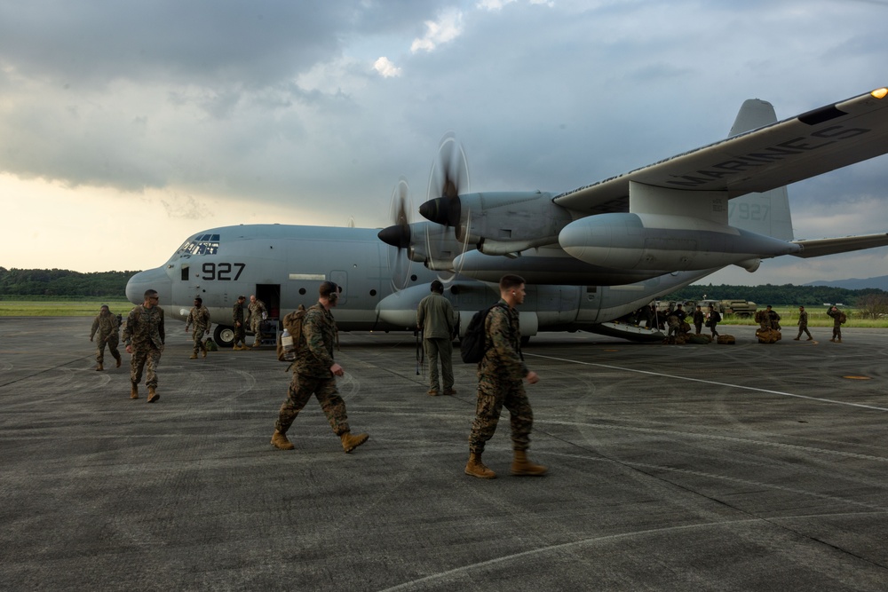 DVIDS - Images - 3D Marine Expeditionary Brigade Marines conduct an ...