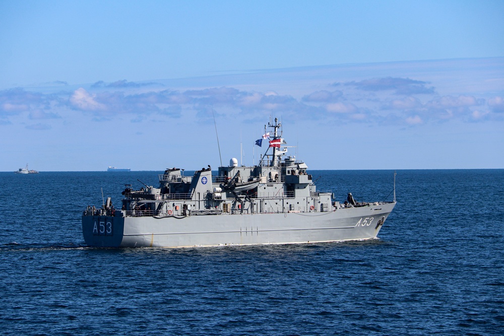 DVIDS - Images - USS Bulkeley (DDG 84) conducts maneuvers alongside the ...