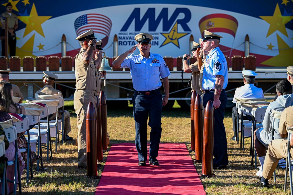 DVIDS - Images - NAVSTA Rota Chief Pinning Ceremony [Image 4 of 20]