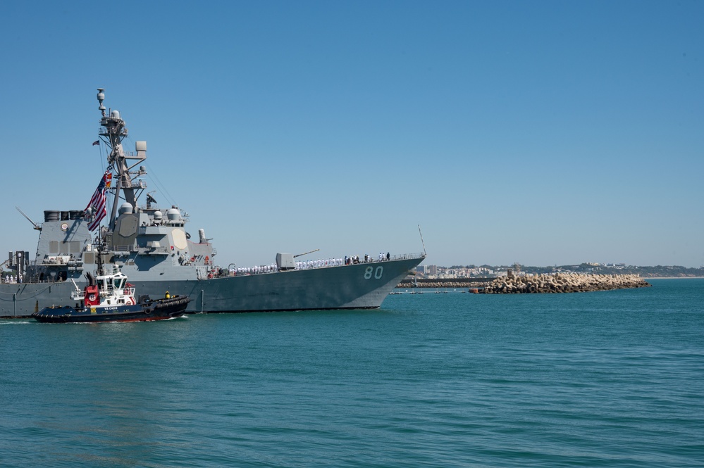 DVIDS - Images - USS Roosevelt Departs NAVSTA Rota [Image 2 of 2]