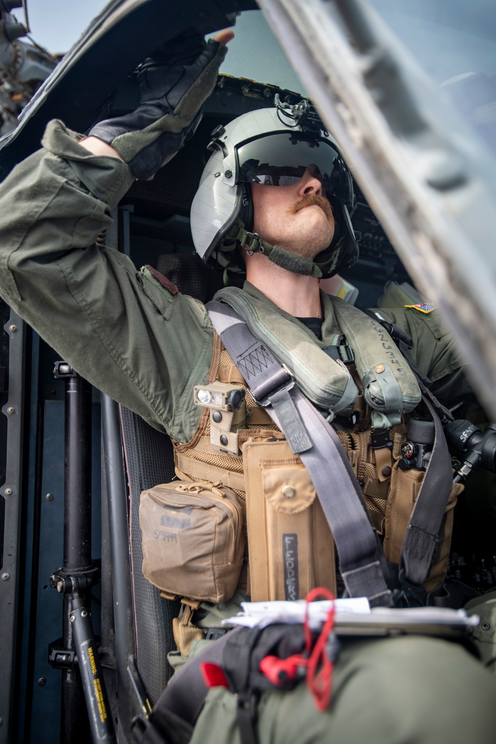 DVIDS - Images - USS Higbee Sailors Conduct Flight Operations [Image 5 ...