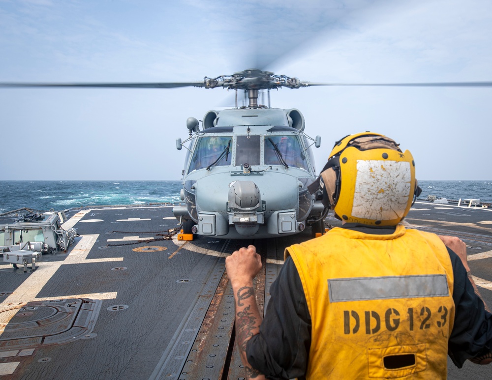 DVIDS - Images - USS Higbee Sailors Conduct Flight Operations [Image 2 ...