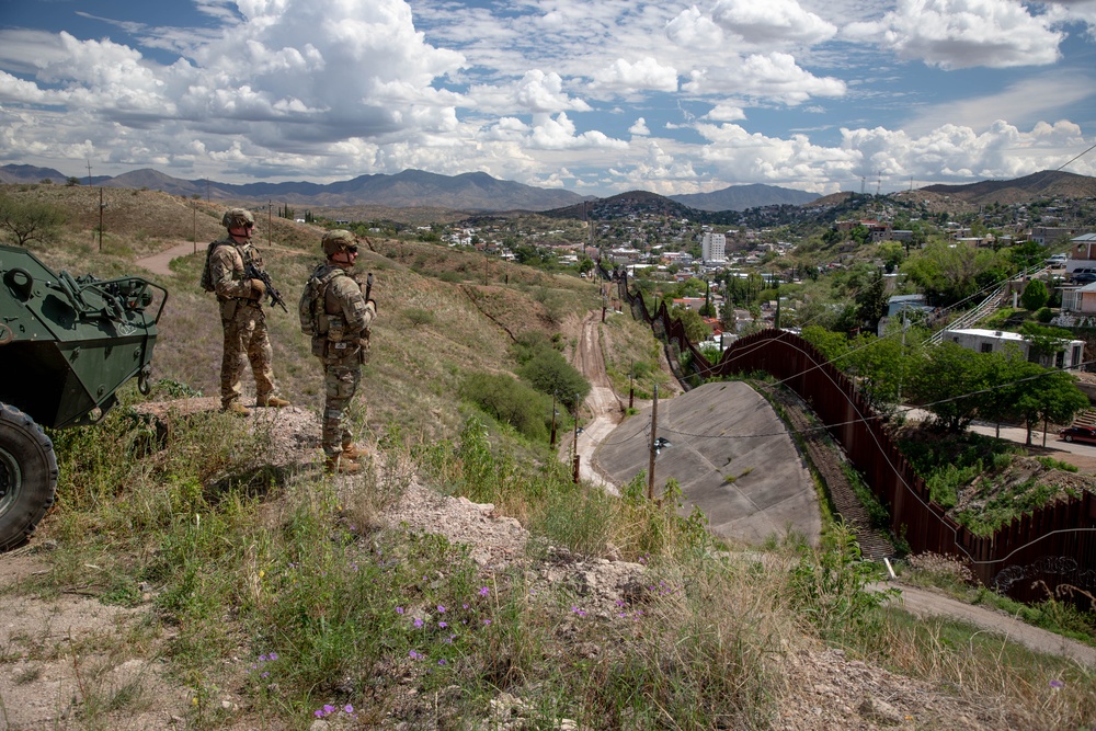 DVIDS - Images - U.S. Ambassador to Mexico visits JTF-SB Soldiers ...